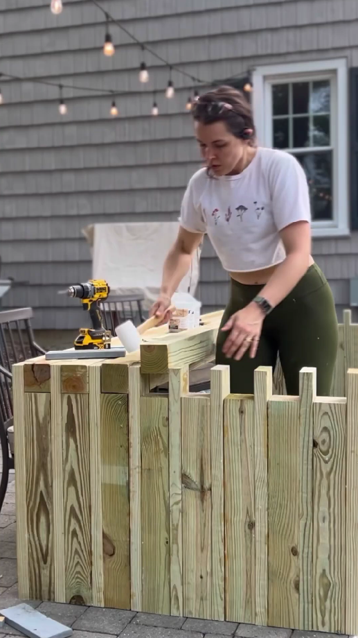 Build your own patio table with this easy DIY project