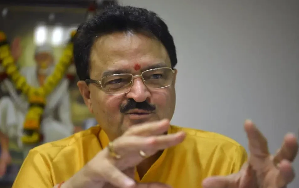 Astrologers outline Sade Sati timelines for Aries, Pisces, Aquarius