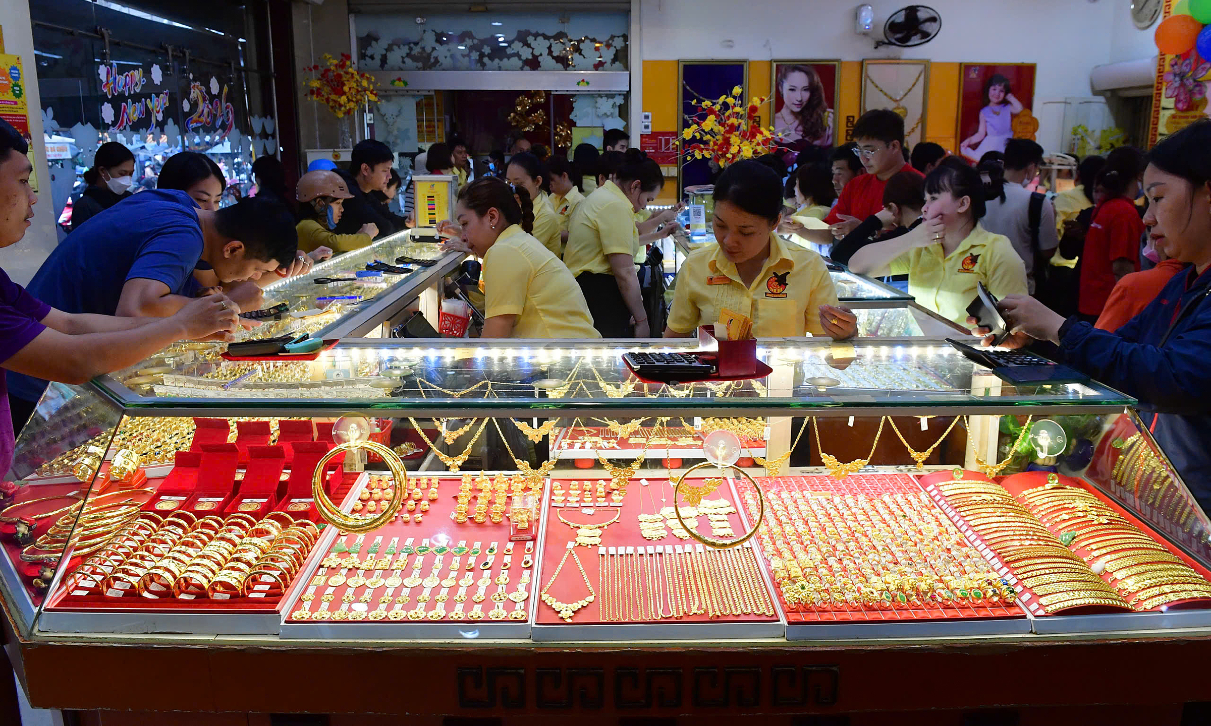 Precious metal, gemstone imports soar 284%