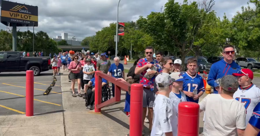 Bills’ Greg Rousseau charity softball game was a hit at ESL Ballpark