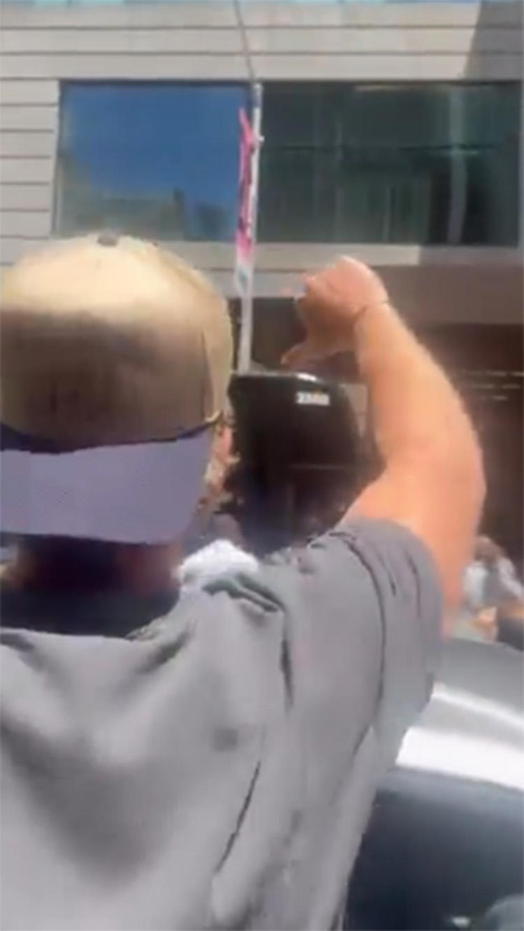 Swarm of raucous Knicks fans fill street to jeer Spurs, Wemby outside ...