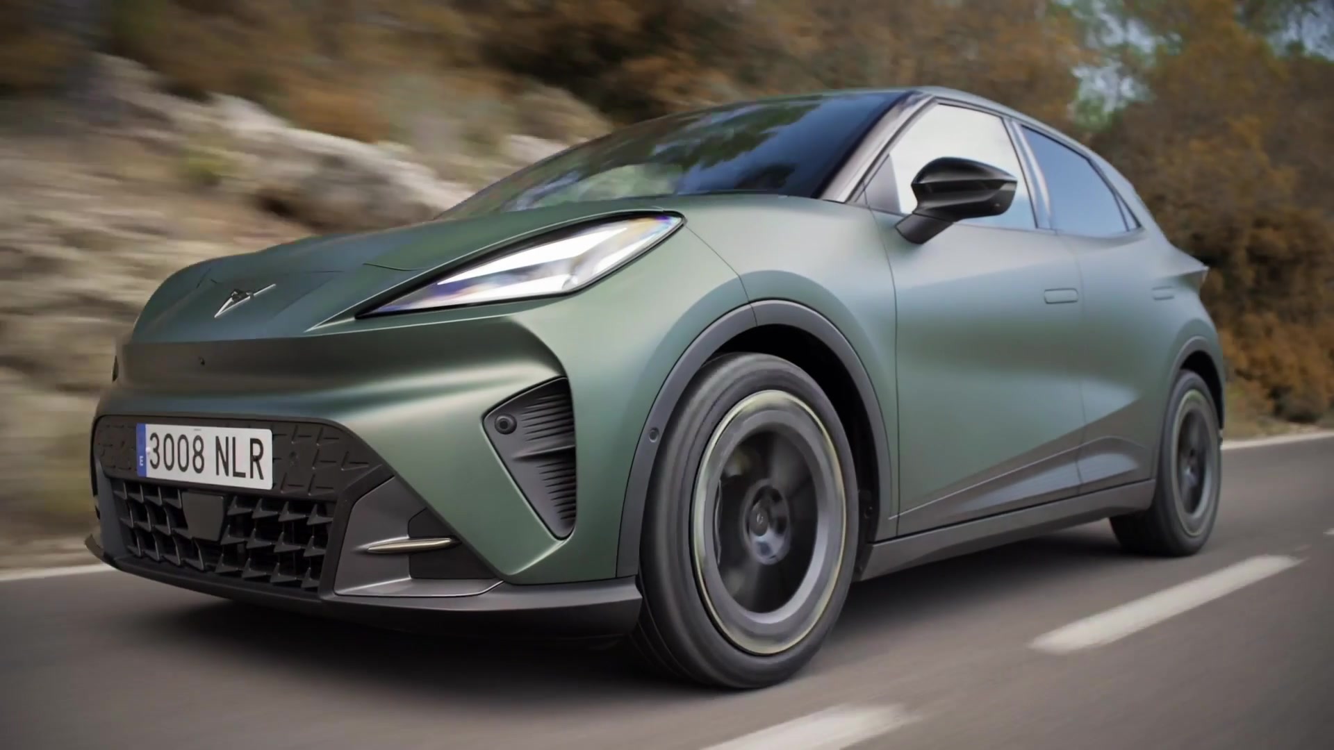 CUPRA Raval in manganese matt driving video