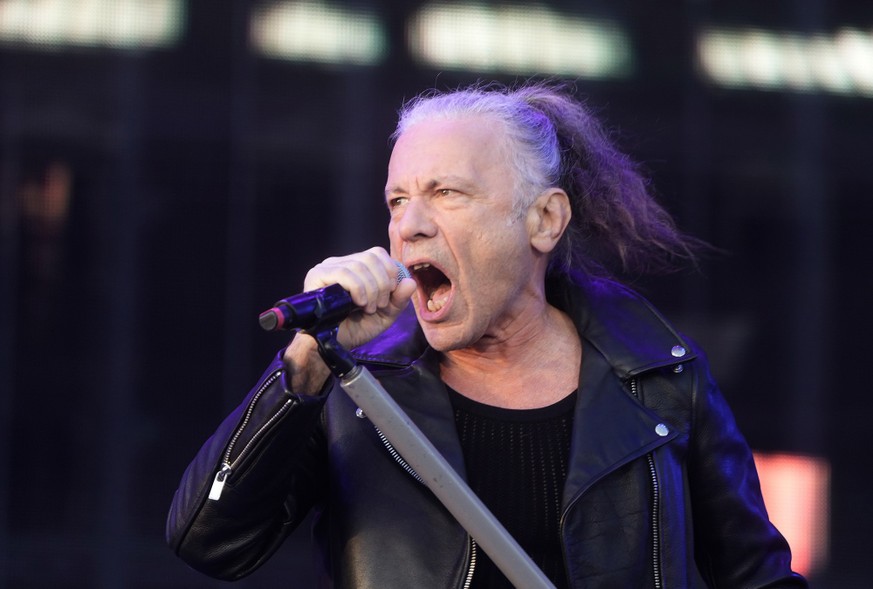 Rock am Ring 2026 endet mit Aufreger: Fans von Iron Maiden schauen in ...