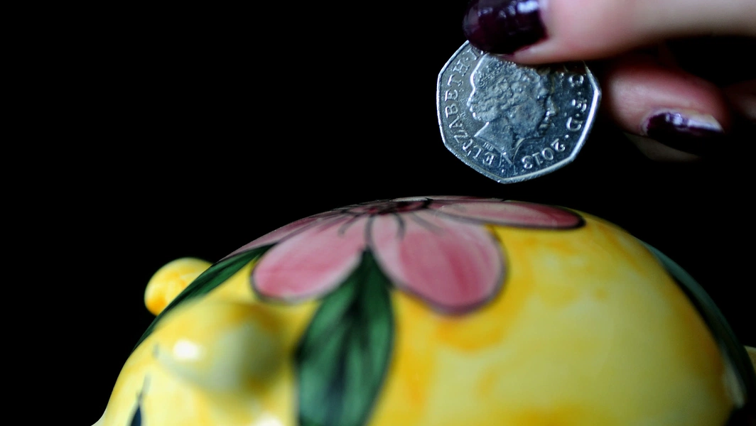 UK children's pocket money rises 12p but lags inflation