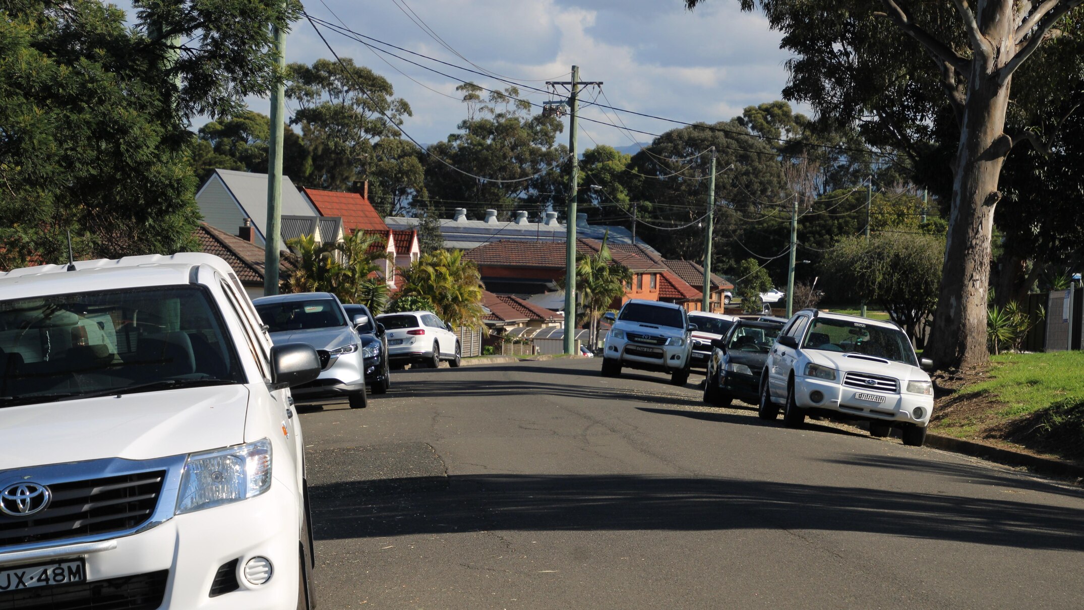 'Brazen' Warrawong hammer attack leaves man with fractured skull in NSW