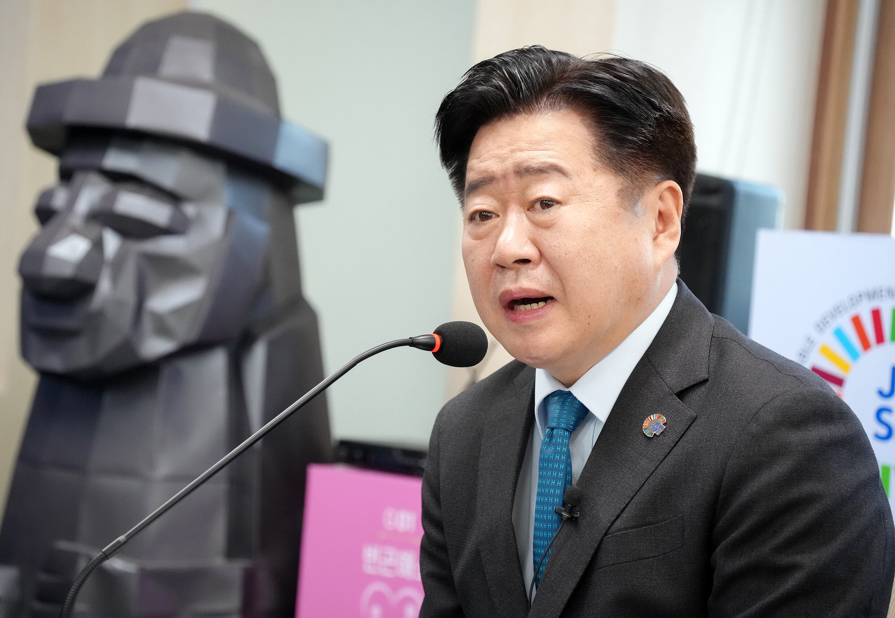 Breaking: Jeju Province sends medical equipment, Hallabong saplings to ...