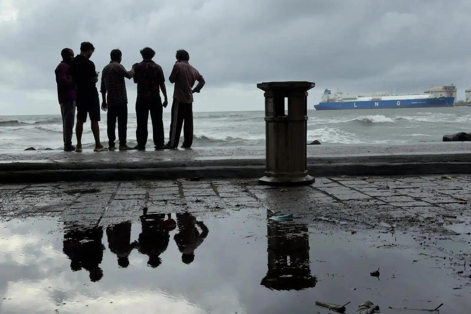 KERALA RAIN ALERT: FLASH FLOOD RISK AS IMD ISSUES ORANGE, YELLOW ALERT ...