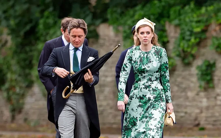 Princess Beatrice and Edoardo present united front at royal wedding