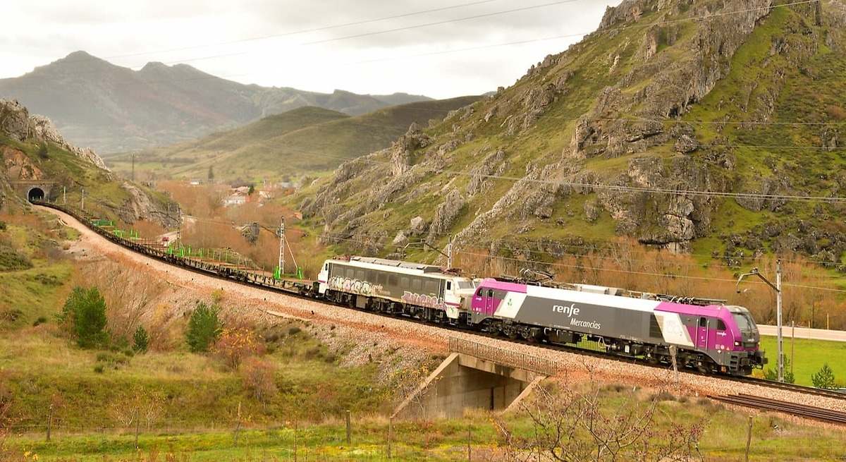 Renfe contrata a una consultora francesa para reestructurar su filial ...