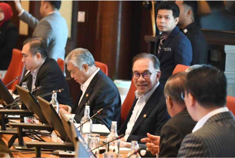 'You won't sit at the same table as DAP, but your president sits next ...