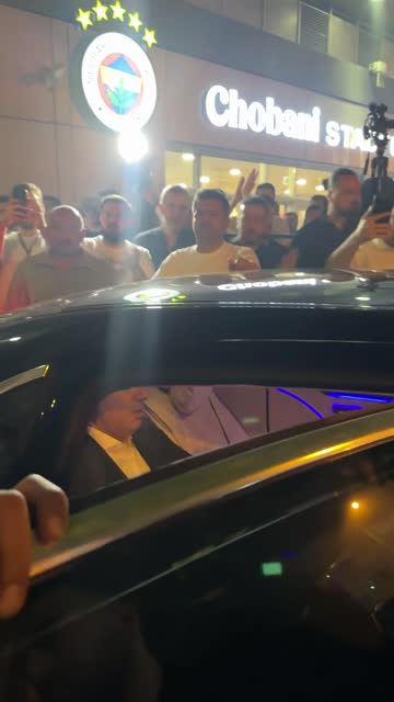 Rakam öyle böyle değil! Hakan Safi günler içerisinde servet harcamış