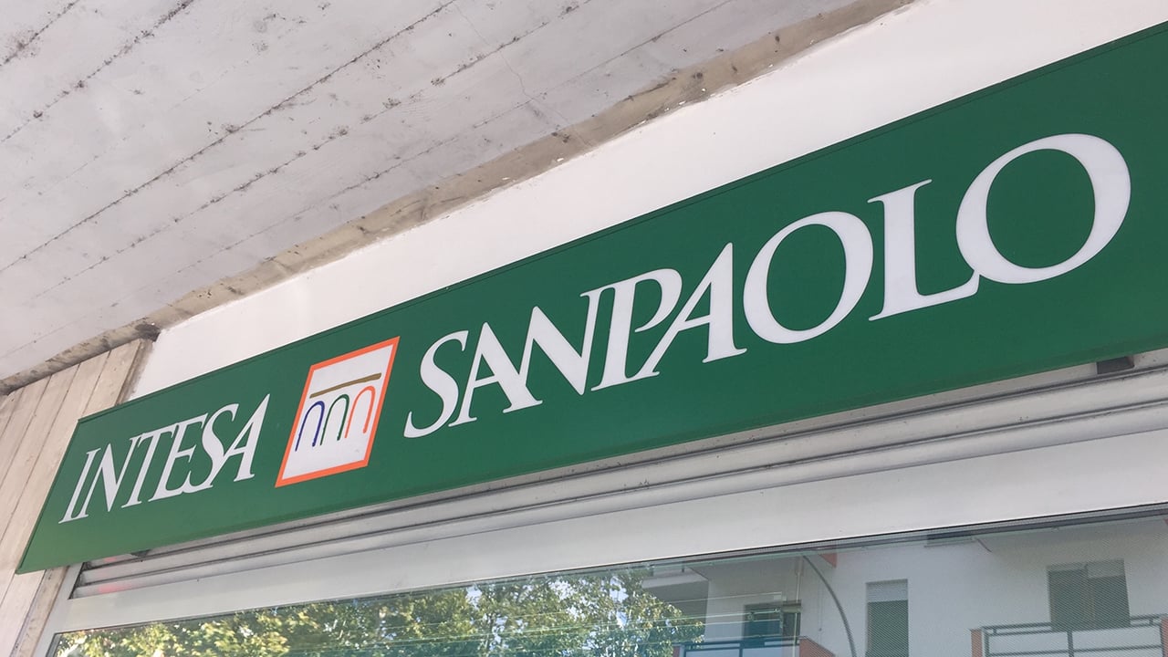 Intesa SanPaolo lancia OPAS su MPS anti Banco BPM. Prezzo, premio e ...