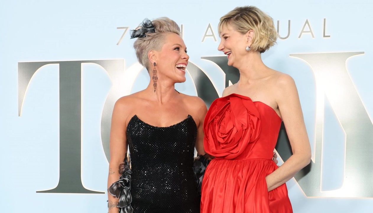 The Tony Awards 2026 red carpet: A Gen X/Millennial reunion of ...
