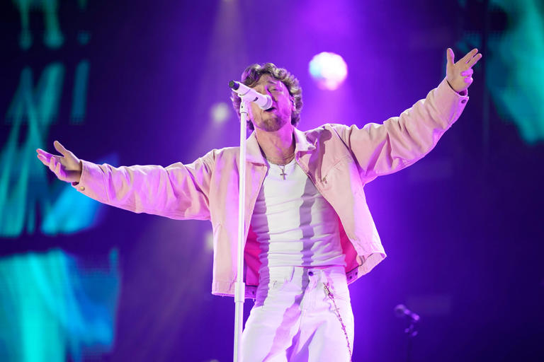 CMA Fest night 4 ends with surprises from Glen Powell, Russell Dickerson