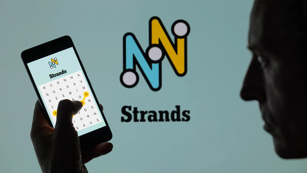 NYT Strands #827 challenges players with 'Play time' theme