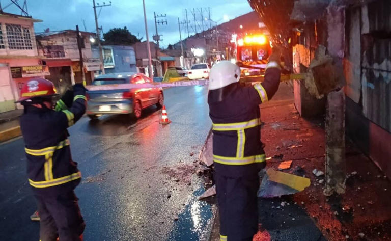 Lluvia en Tlalnepantla provoca caída de barda en Avenida de los ...