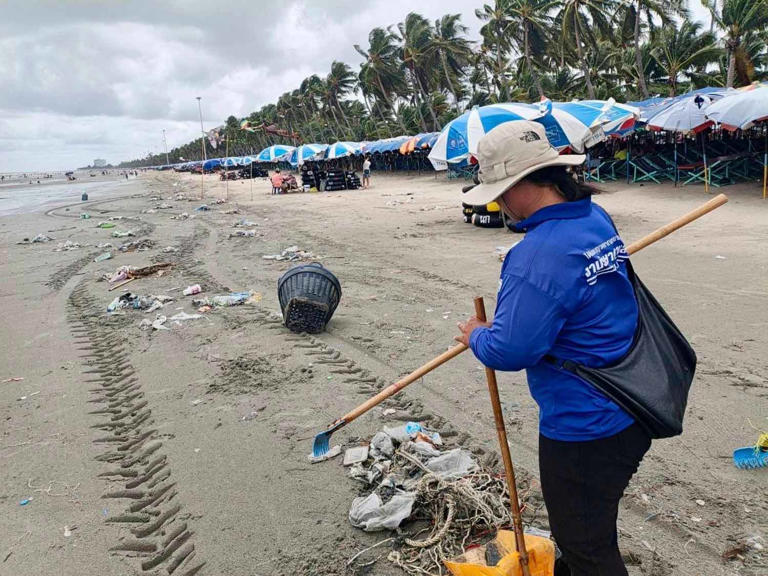 Stop dumping trash, mayor pleads, it's polluting Bang Saen beach