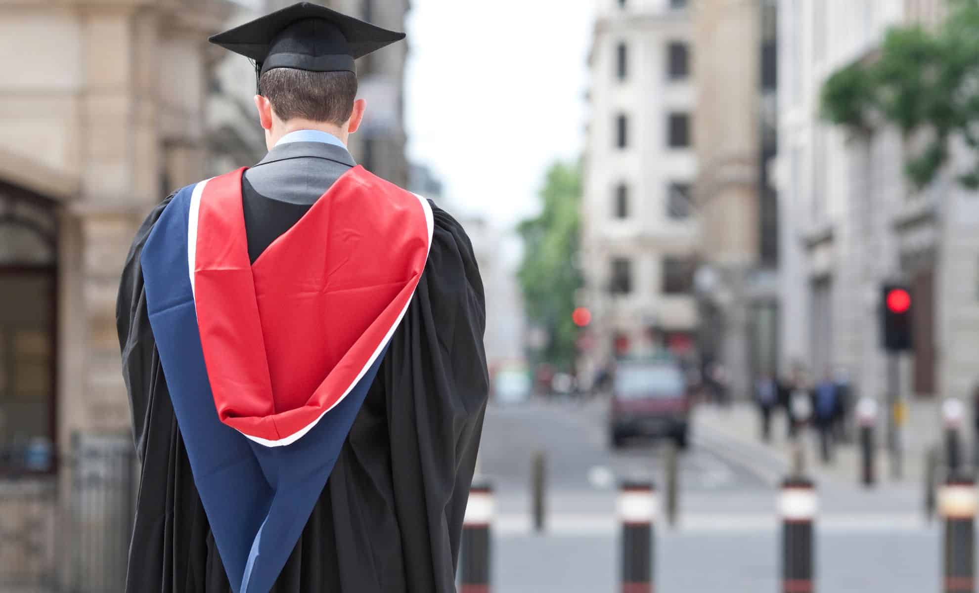 UK employment crisis deepens as one in ten graduates prepare to leave ...