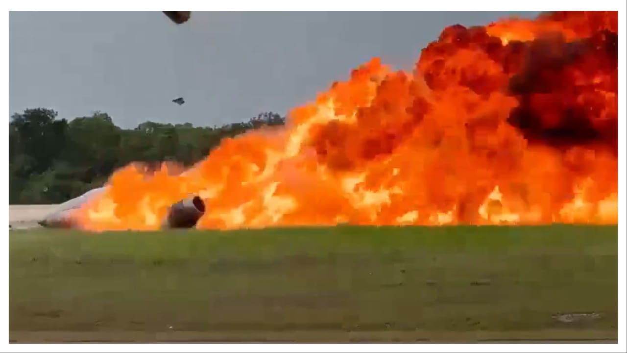 Watch: Private jet crashes during emergency landing in Dominican ...