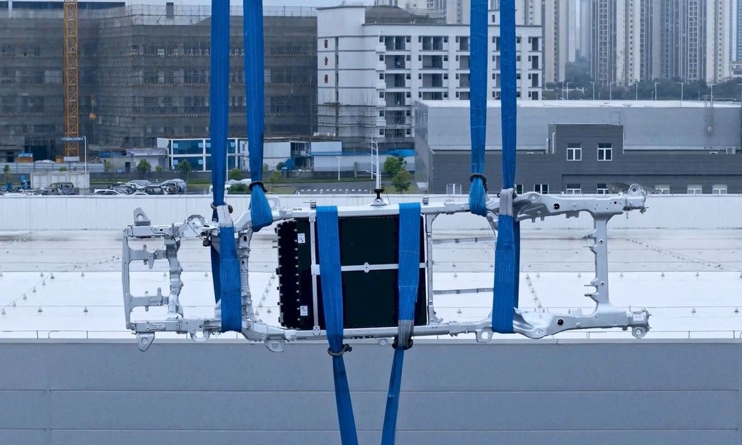 BYD's SUV frame can lift a bus — but that might be a problem off-road