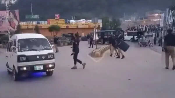 Clashes in PoK: Protest turns violent as 11 killed in clashes between ...