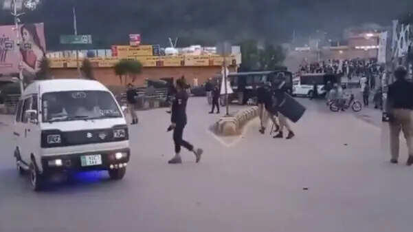 Clashes in PoK: Protest turns violent as 11 killed in clashes between ...