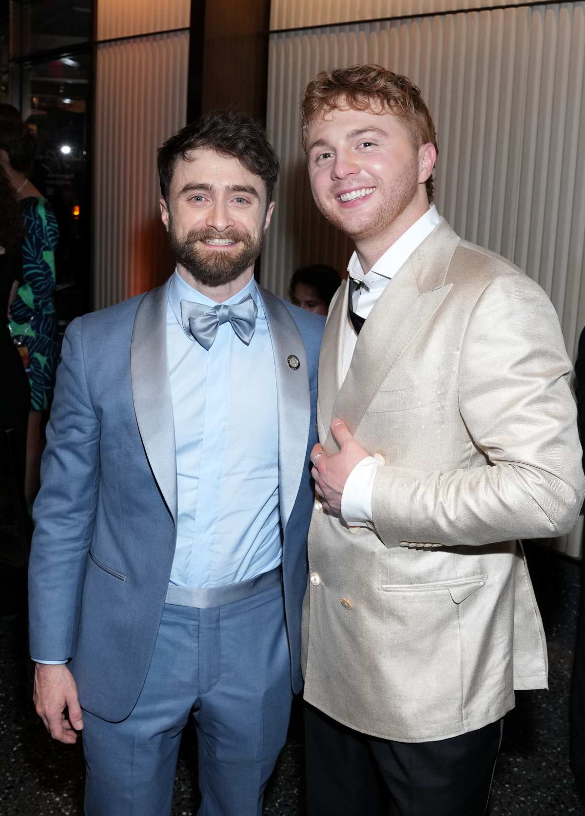 Daniel Radcliffe recreates viral red carpet meme from two years ago at ...