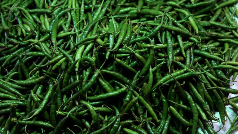 This simple hack keeps green chillies fresh for months