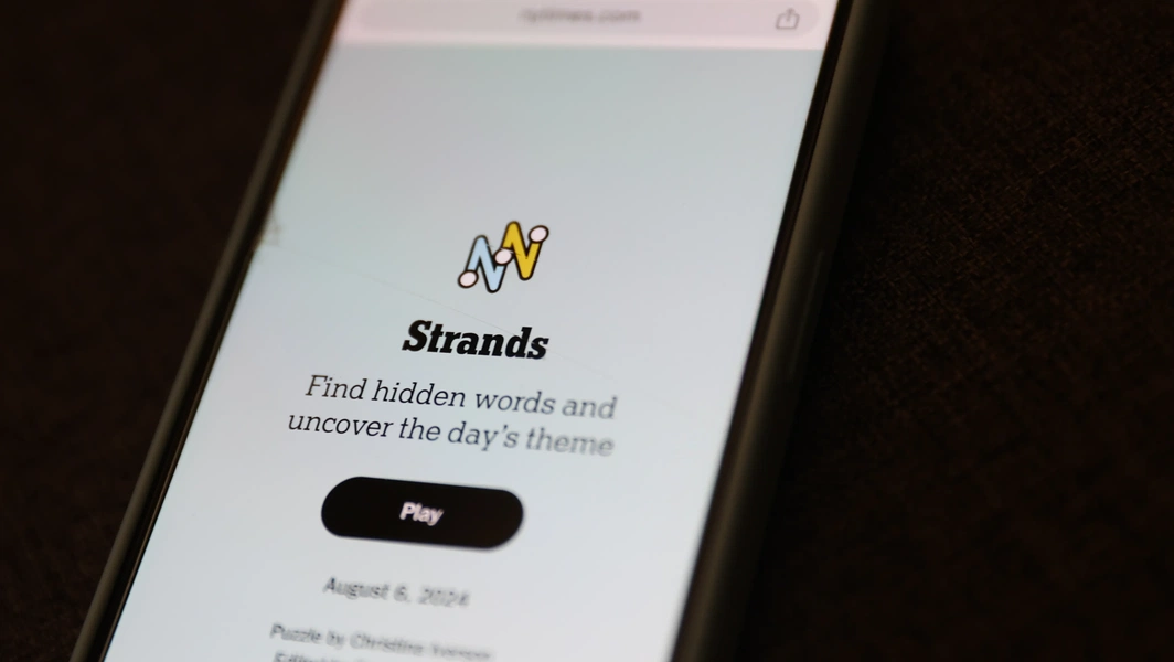 NYT Strands #827 challenges players with 'Play time' theme