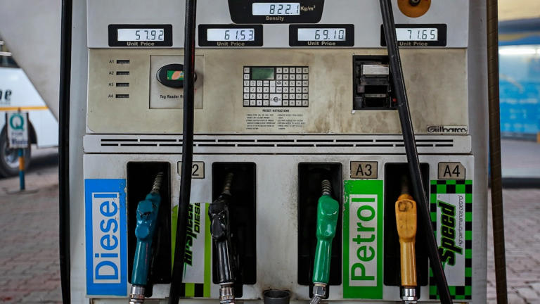 Signs E20 and non-E20 vehicles give out when fed with higher ethanol ...