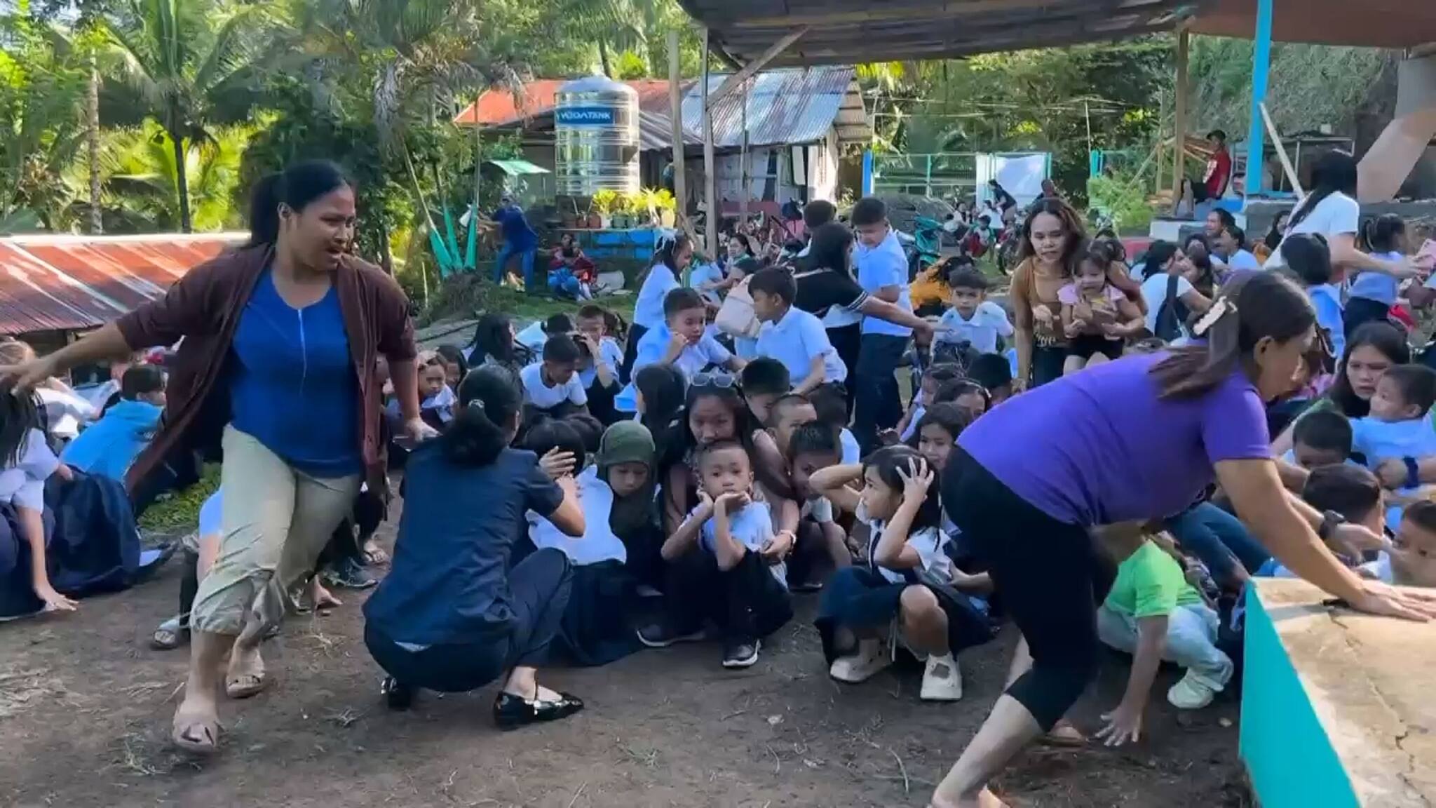 32 Tote und 130 Verletzte nach schwerem Erdbeben auf den Philippinen