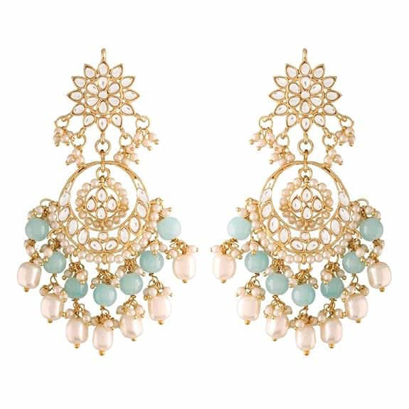 Royal Elegance: Traditional Earrings Who Love Timeless Beauty