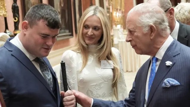 I’m 24 and blind – I applied for 1,000 jobs with no success so started ...