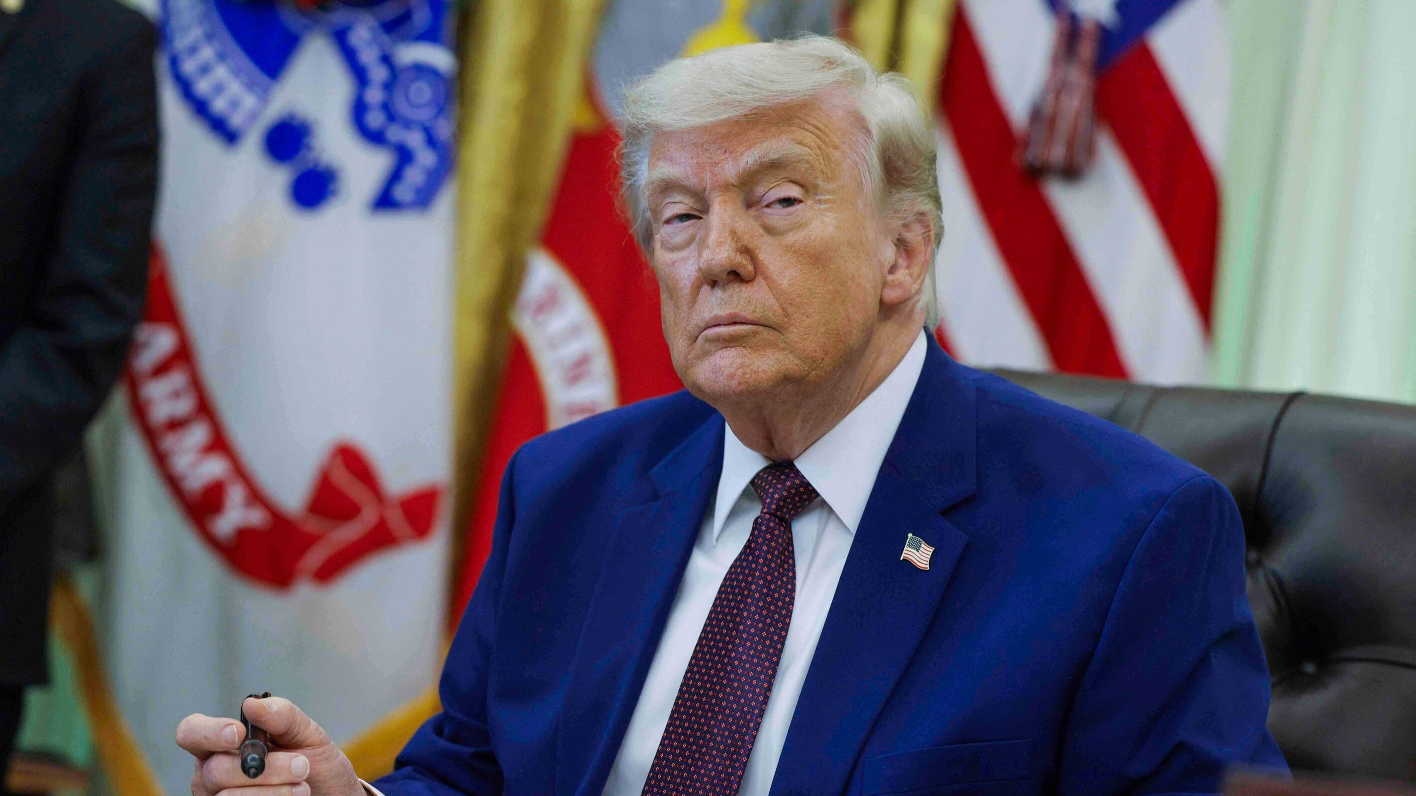 Exaspéré, Donald Trump envoie sèchement promener une journaliste ...