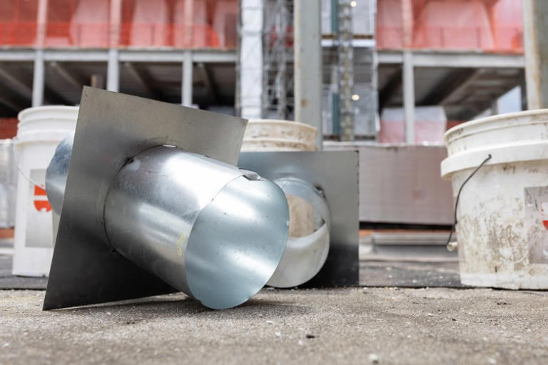 New jail site rained debris on downtown Brooklyn amid worker injuries