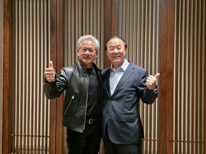 [현장] 삼성전자 전영현 "엔비디아와 중장기 협력"… 젠슨 황 "韓기업들과 긴밀한 관계 지속"