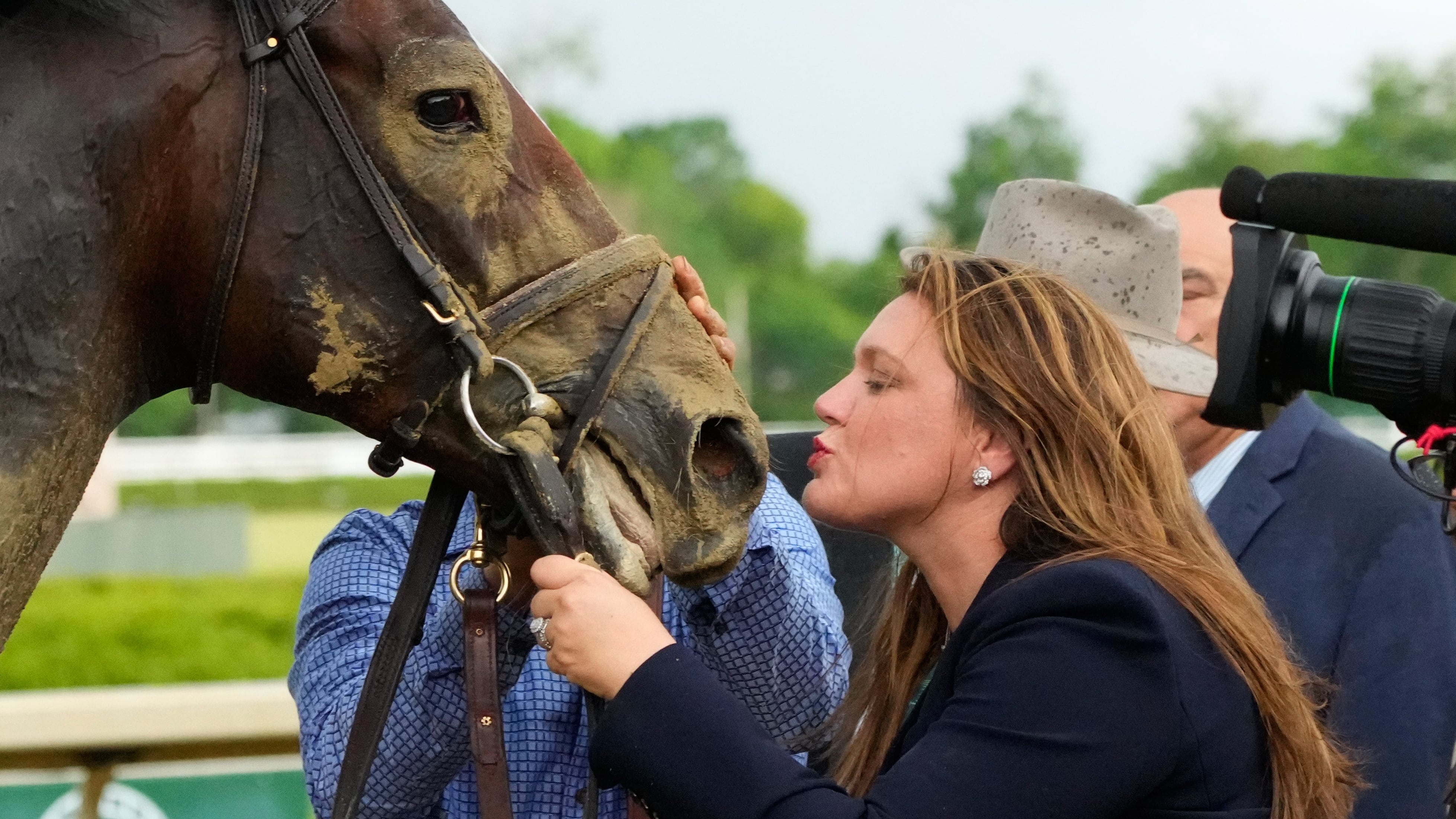 DeVaux becomes first woman to win two Triple Crown races with Golden Tempo