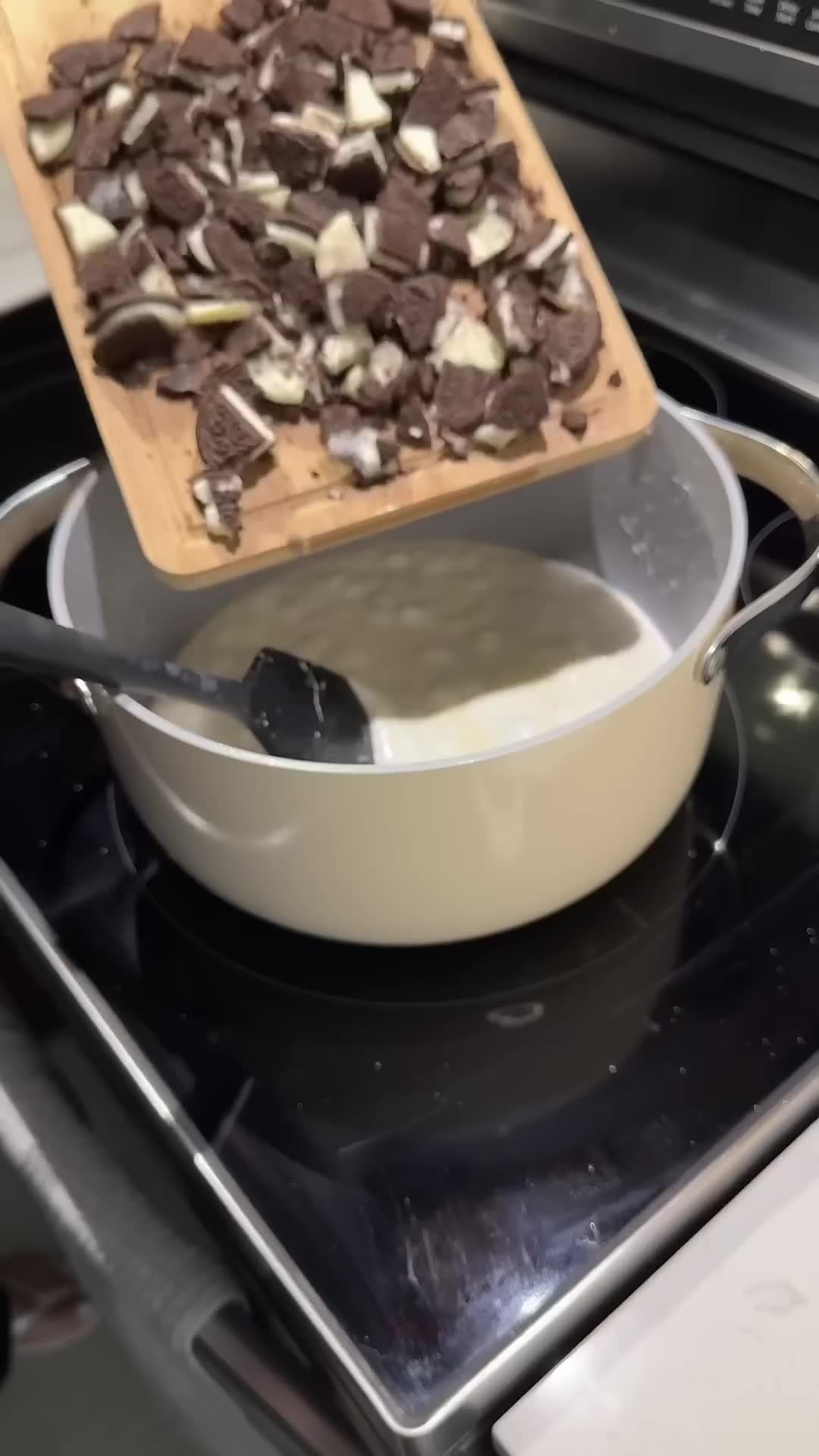 Cookies and cream flavor meets caramel corn in a hybrid treat