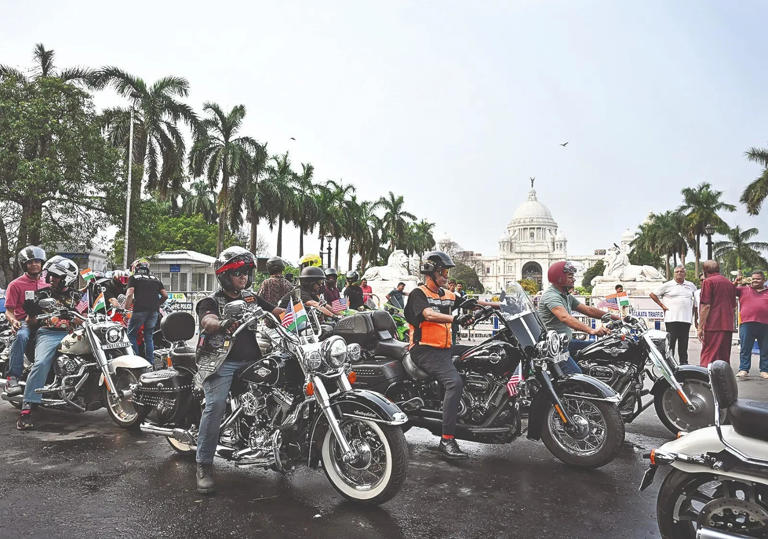 Security ties, US independence in focus: 150 bikers hit Kolkata streets ...