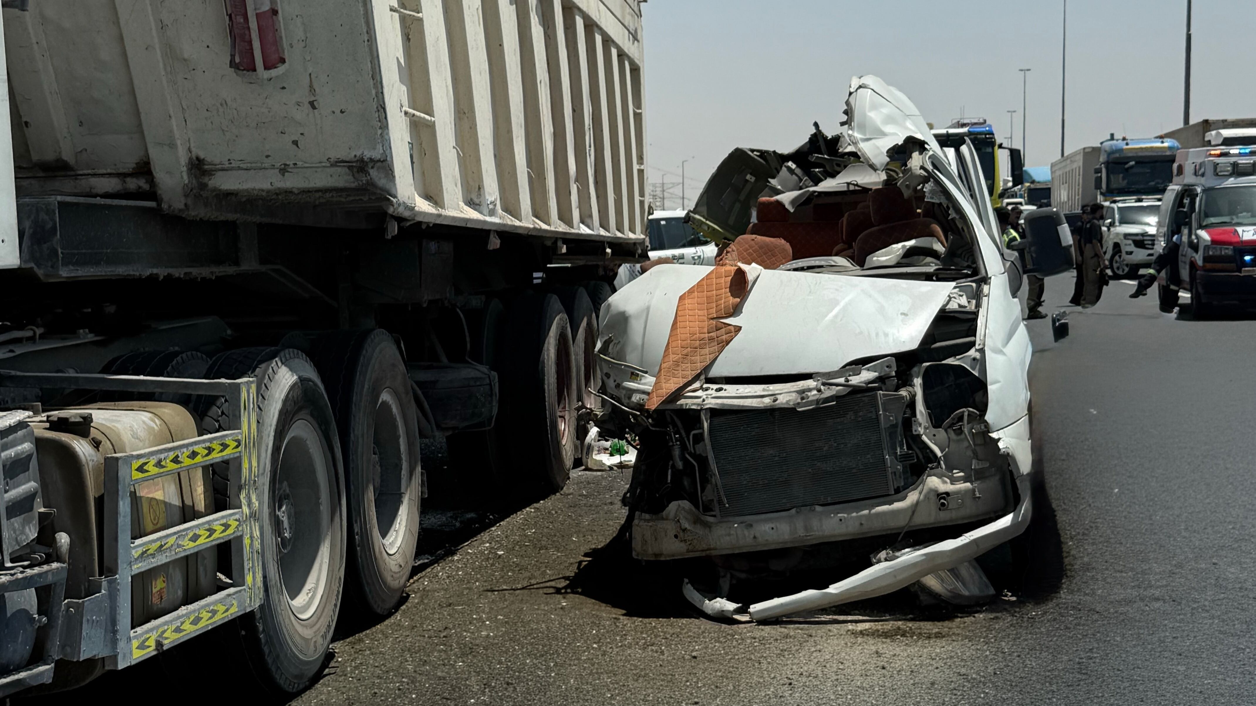 Seven killed as minibus collides with lorry in Dubai