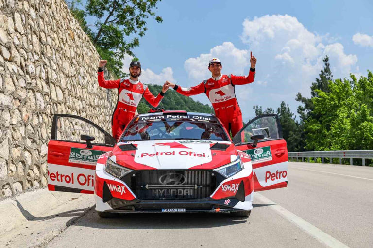 Bursa Rallisi’ni Kerem Kazaz kazandı
