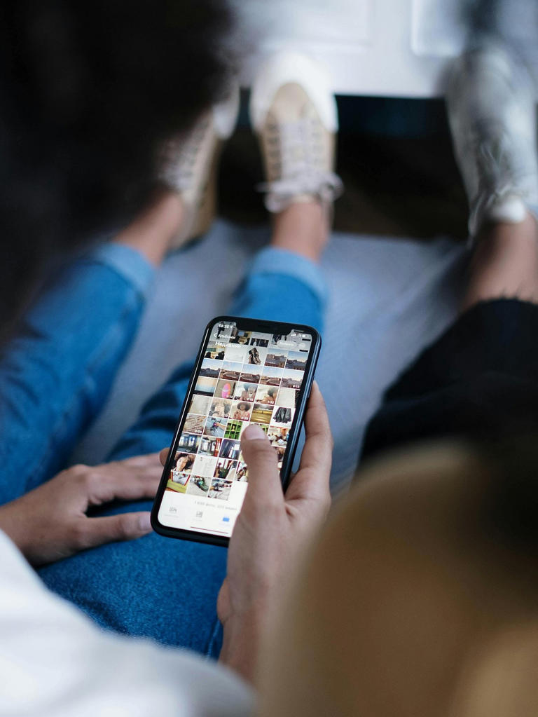 10 steps to navigate social media in a professional context
