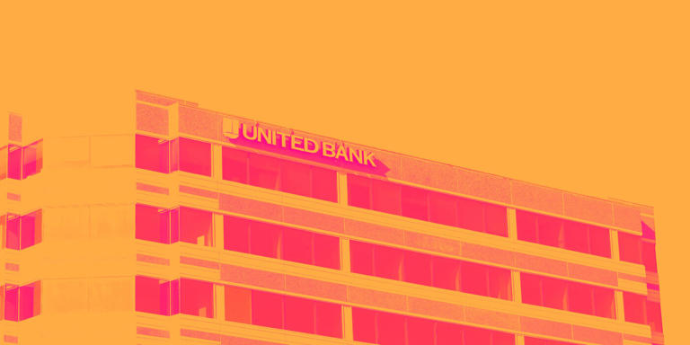 3 overrated bank stocks walking a fine line