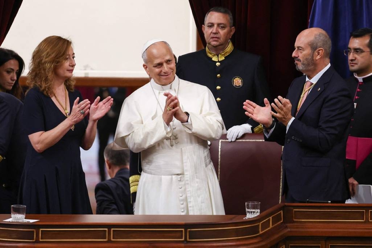 Pope urges action on 'tragic drama' of migration
