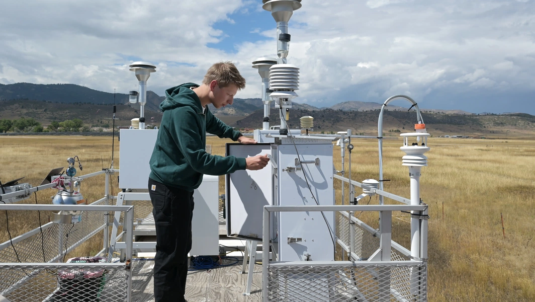 Study links wildfire smoke to rising US ozone pollution