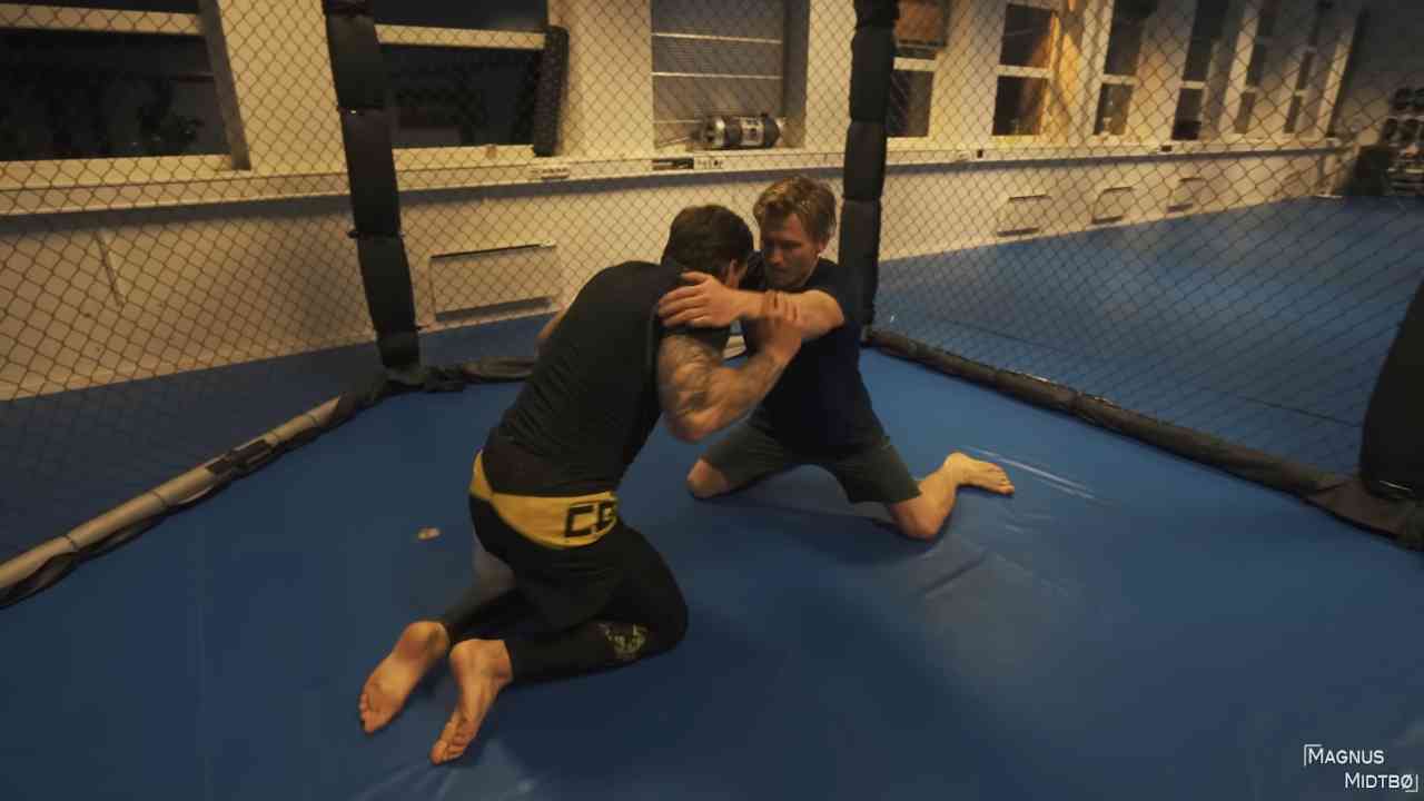 He faced a professional fighter - now strength meets combat power