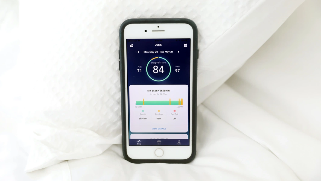 Experts warn over risks of sleep tracker obsession