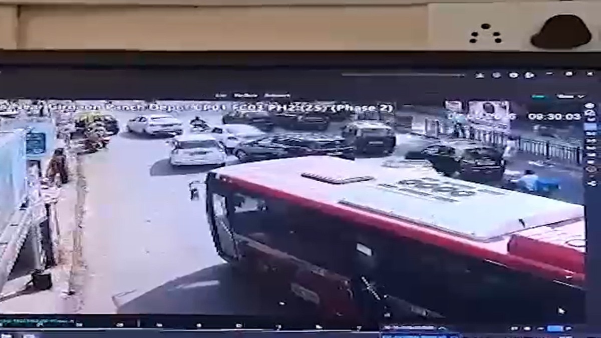 Video: Mumbai local bus goes out of control, kills 22-year-old man