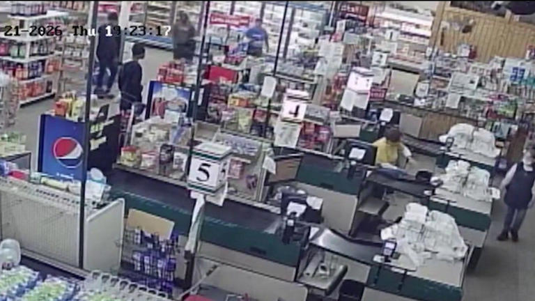 Store employee shot in face during Cleveland Ave. robbery, police say