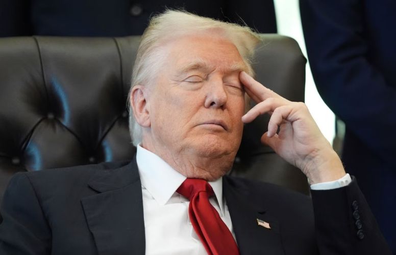 Trump gets mocked as ‘Commander-in-Sleep’ after Fox News airs strange ...